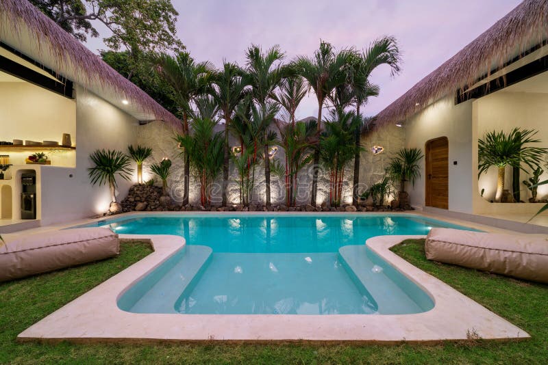 Luxury Home with Swimming Pool, Tropical Villa Stock Photo - Image of ...