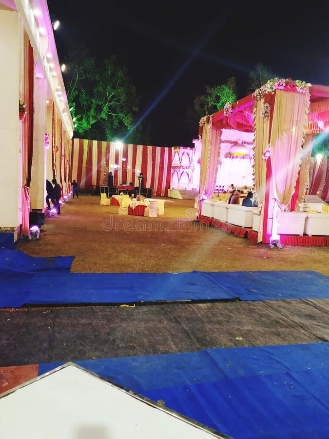 Luxury hotels editorial image. Image of holidays, emirates - 23883455