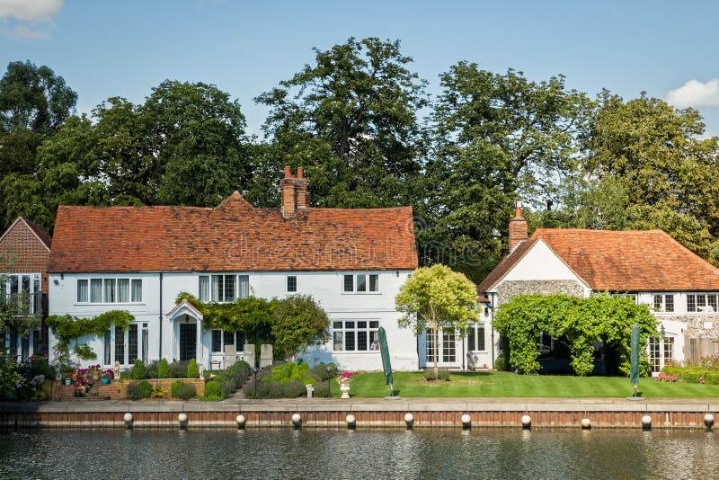 Luxury House on the River Thames, England. Stock Image - Image of ...