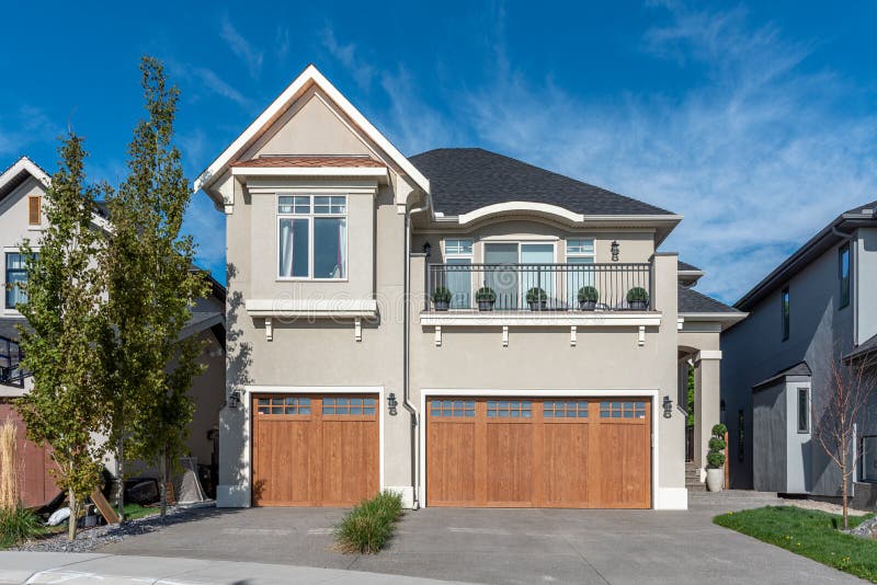 Luxury home, Calgary stock image. Image of facade, residential - 149471561