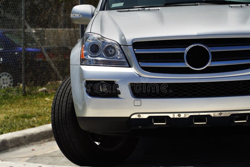 Silver SUV in Driveway stock photo. Image of vehicle, truck - 3212636