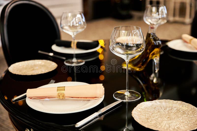 Luxury Black Tableware Set in Restaurant. Elegant Table Set in Vintage ...