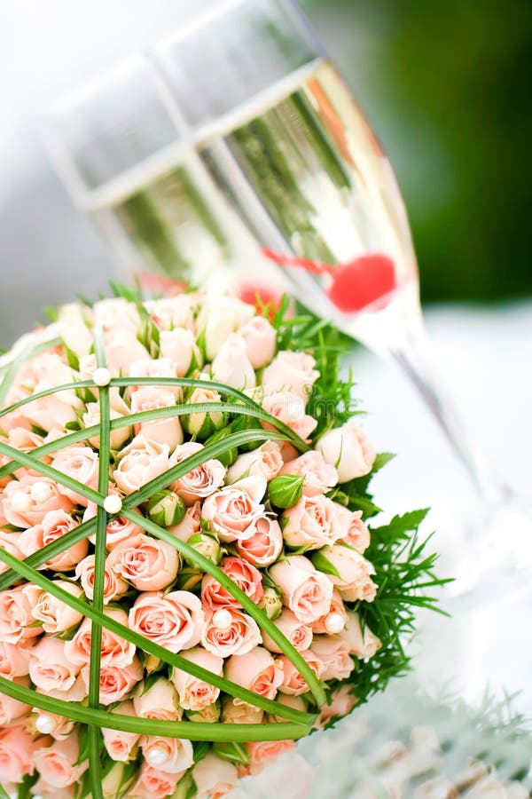 Luxury Wedding Bouquet of Roses with Champagne Stock Image - Image of ...