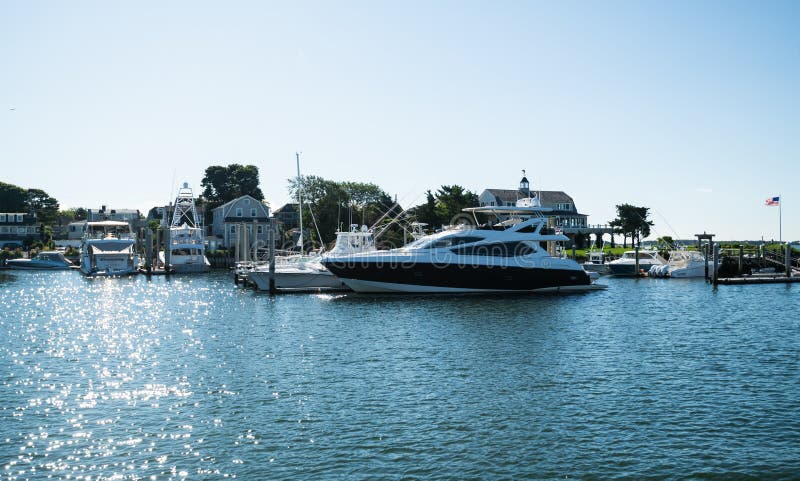 Luxury Yachts at Expensive Beachfront Properties, Cape Cod Editorial ...