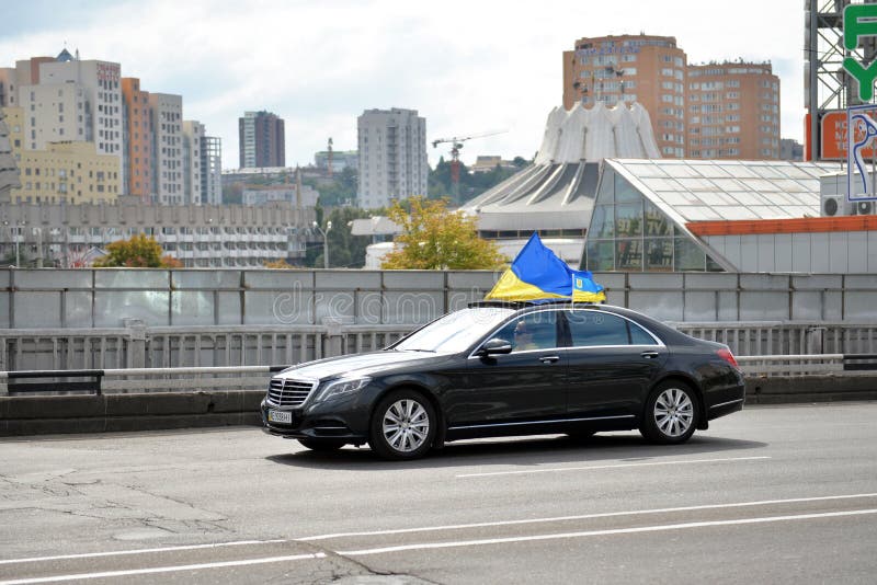Motorradfahrer Mit Einer Flagge Redaktionelles Bild - Bild von ...