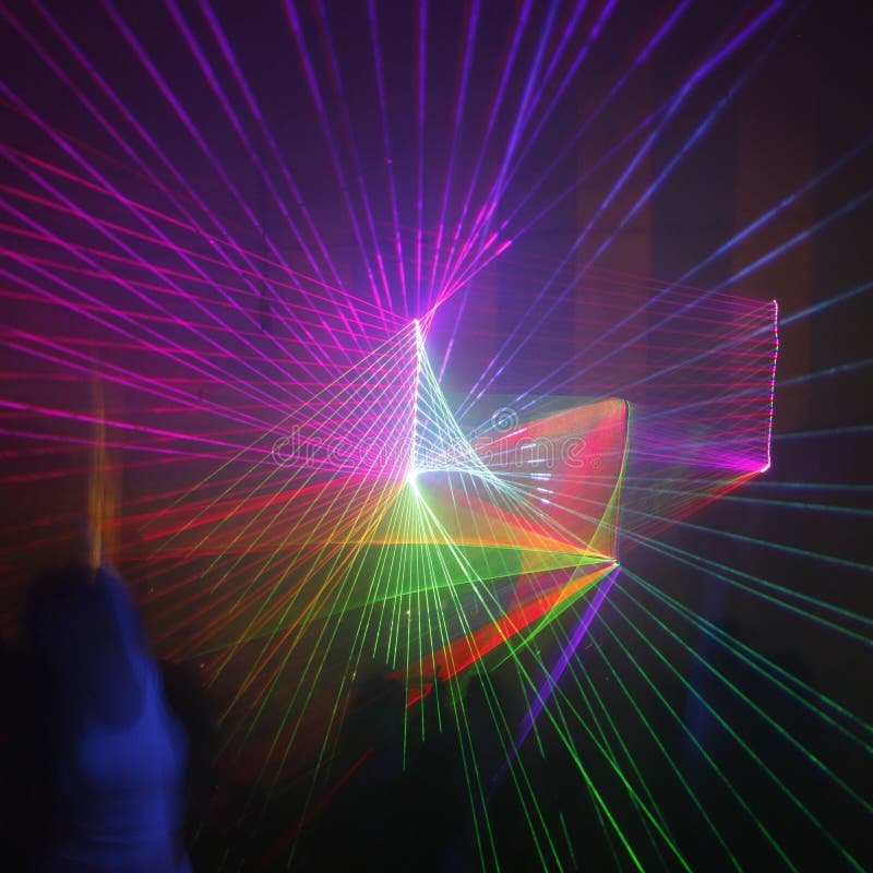 Luz laser imagen de archivo. Imagen de oscuro, audiencias - 87720891