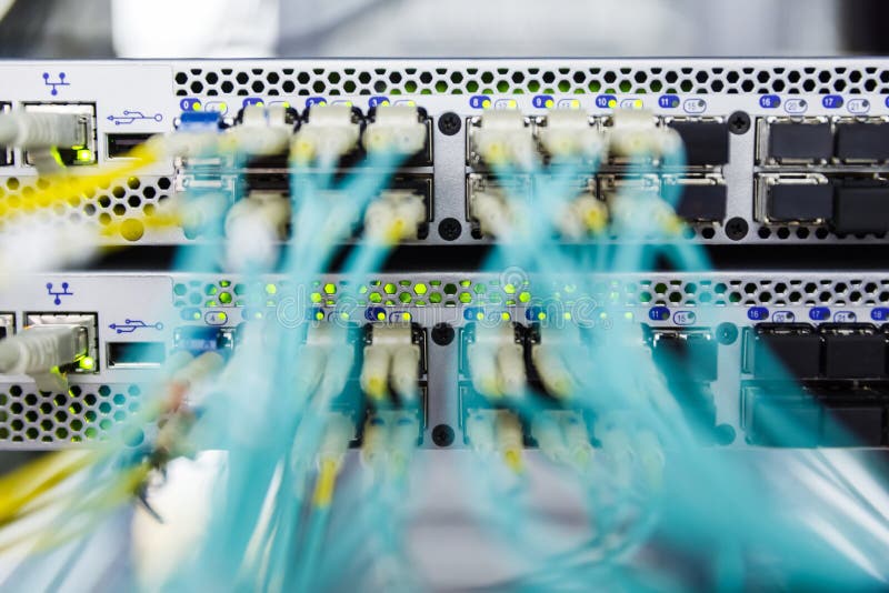 LWL-Schalter Und Colorfull FC Kabel Stockfoto - Bild von geführt ...