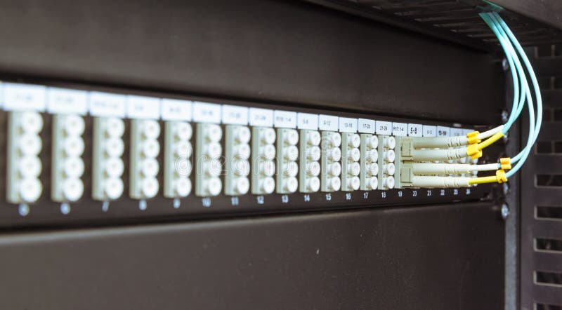 LWL-Schalter Und Colorfull FC Kabel Stockbild - Bild von drehzahl, teil ...