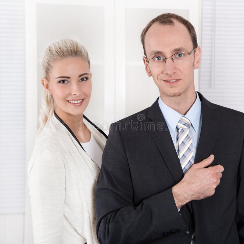 Lyckad Teamwork - Mannen Och Kvinnan - Bra Samarbete. Arkivfoto - Bild ...