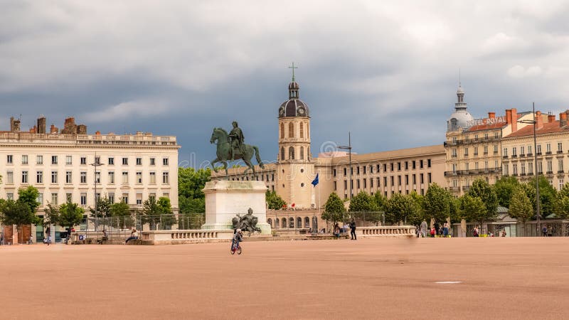 Lyon France , Plaats Bellecour Redactionele Fotografie - Image of ...