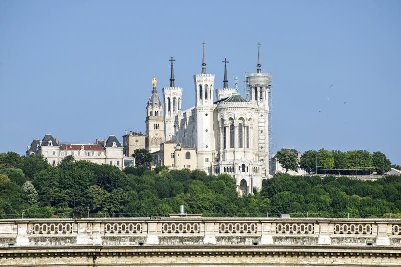 Kerk in Lyon stock afbeelding. Image of katholiek, lyon - 5191669