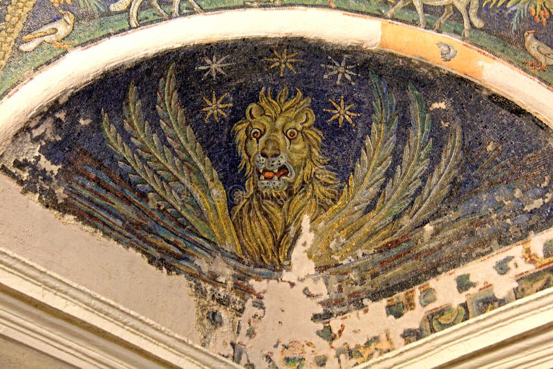 Lyon, symbole de St Mark photo stock. Image du cathédrale - 51764282