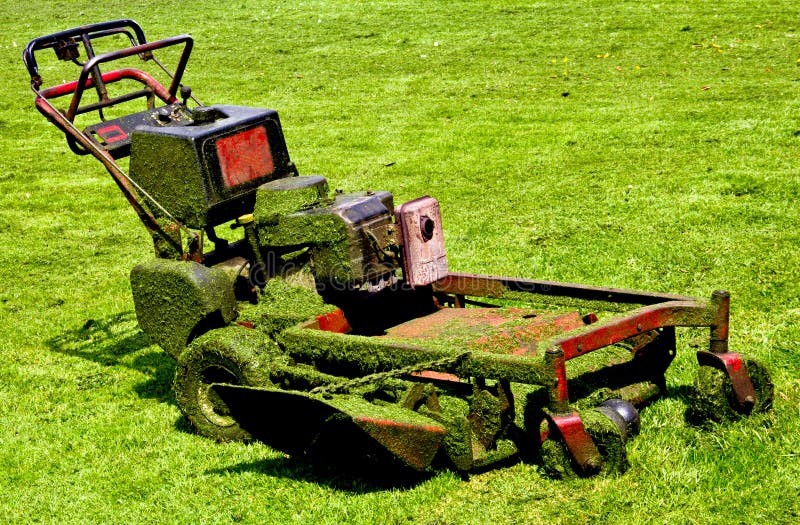Máquina de siega imagen de archivo. Imagen de rueda, crecimiento - 30237517