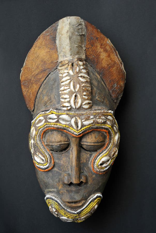 Máscara Tribal Africana - Tribo De Bayaka Foto de Stock - Imagem de ...