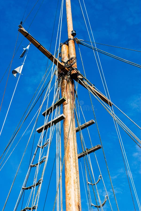 Mât de bateau photo stock. Image du mât, marin, voilier - 22552914