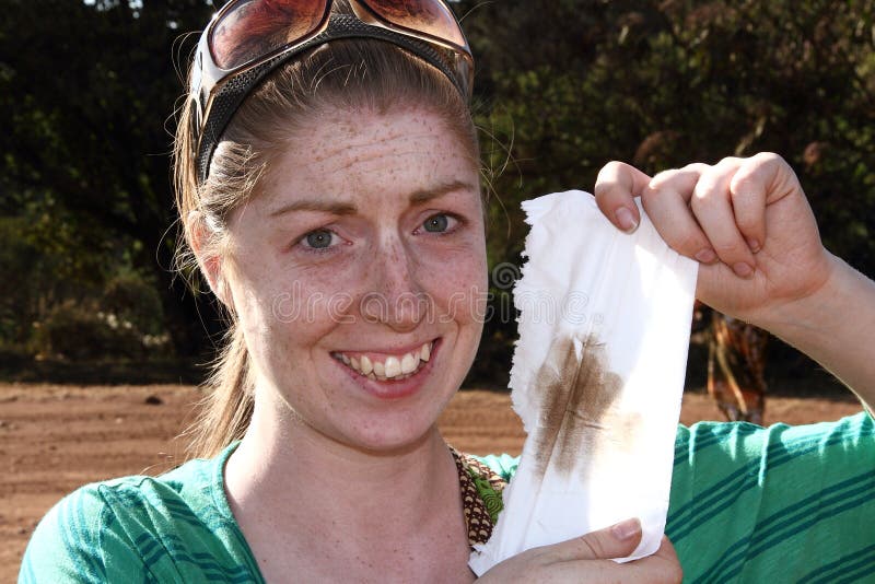 Mädchen Mit Schmutzigem Und Dusty Face Stockfoto - Bild von reise ...