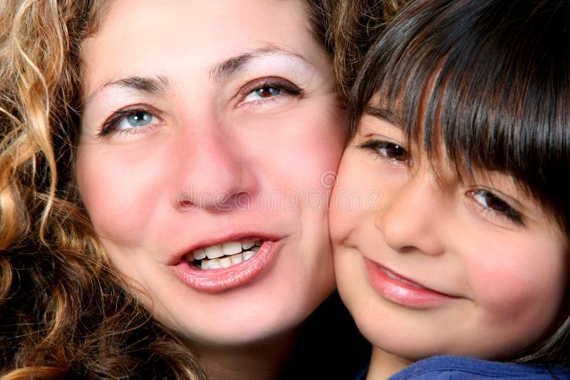 Mère et fils image stock. Image du famille, heureux, maman - 2948591