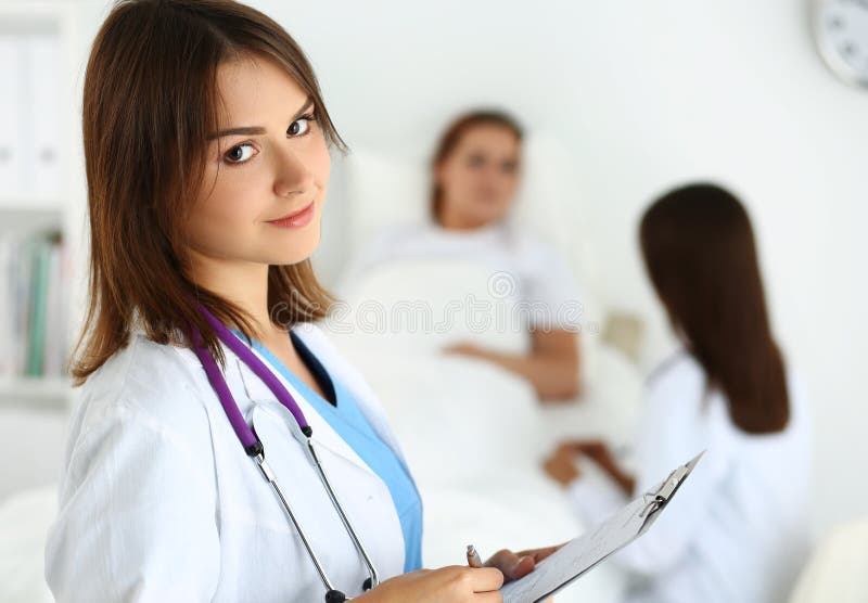 Médico Listo Para Examinar Al Paciente Foto de archivo - Imagen de ...