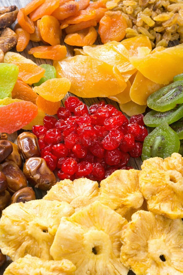 Mélange De Fruit Sec Et Glacé Photo stock - Image du mélange, glacé ...