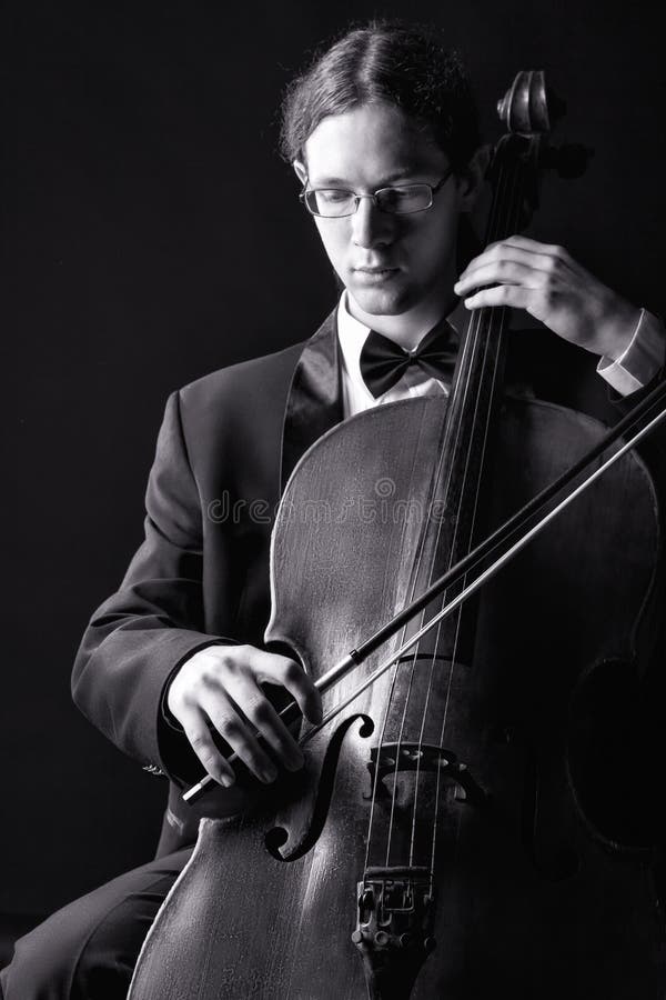 Músico foto de archivo. Imagen de arte, gente, violoncelo - 33965186