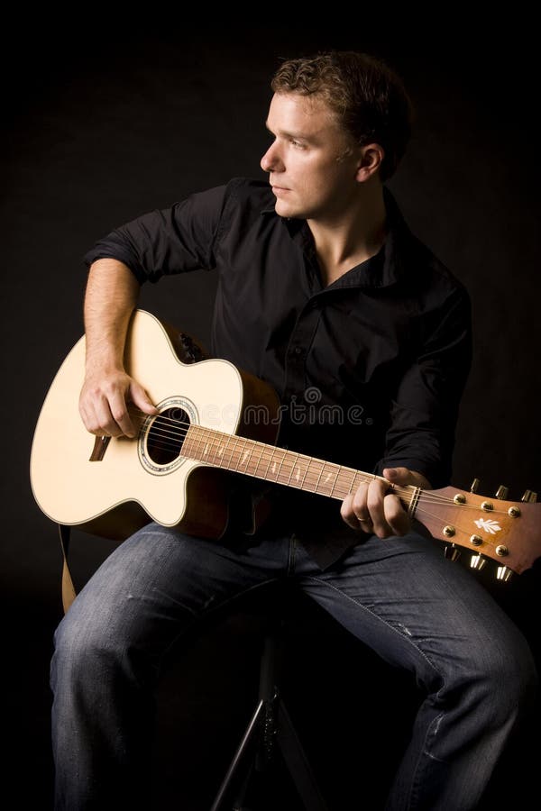 Músico imagen de archivo. Imagen de guitarra, hermoso - 6391065