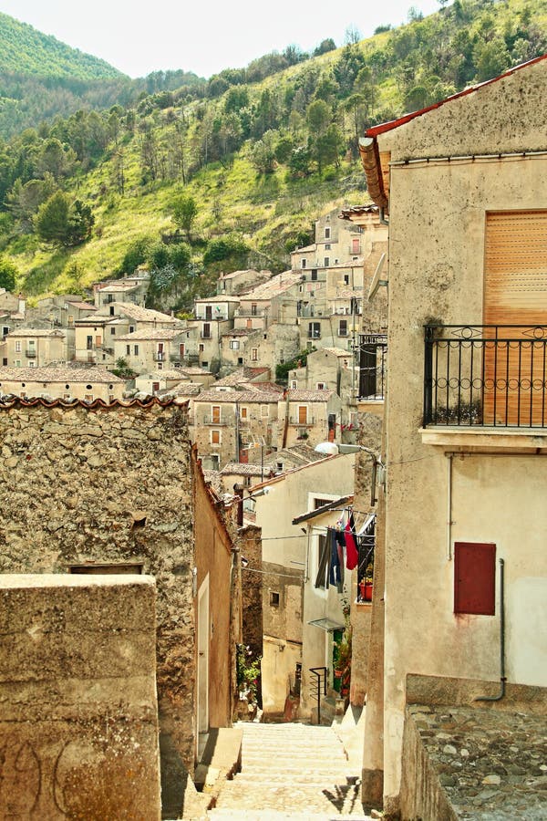 Morano Calabro Ã¨ Un Comune Calabrese Della Zona Settentrionale Della ...