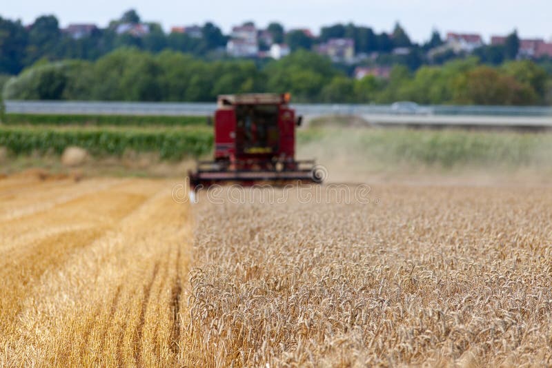 Maaimachine op het Werk stock foto. Image of maaimachine - 33099282