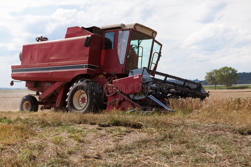 Maaimachine op het Werk stock afbeelding. Image of voedsel - 33099309