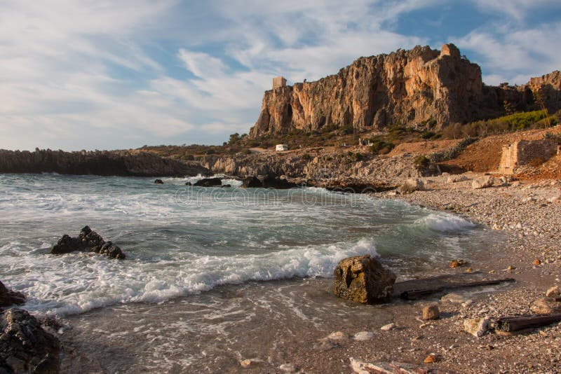 Macari foto de archivo. Imagen de playa, turismo, italiano - 104012376