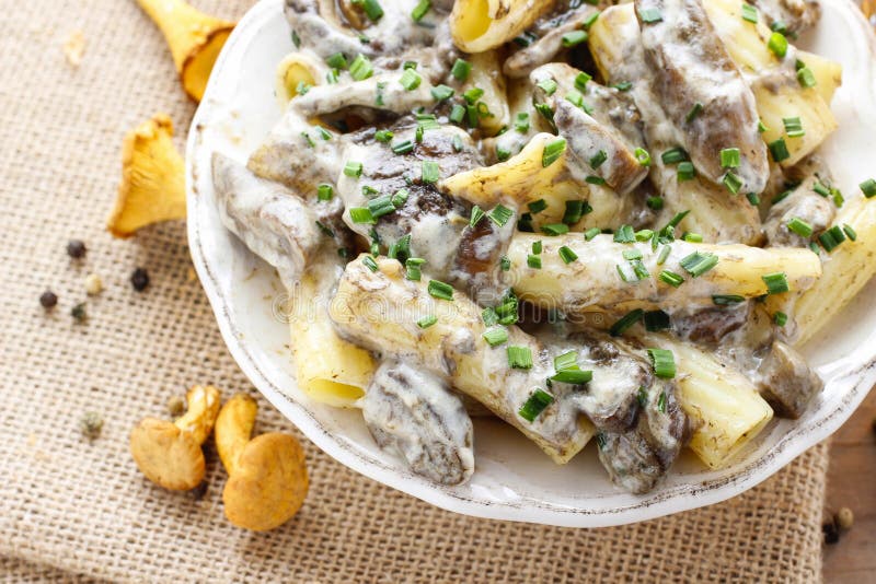 Macaroni with mushrooms stock image. Image of cuisine - 43995427