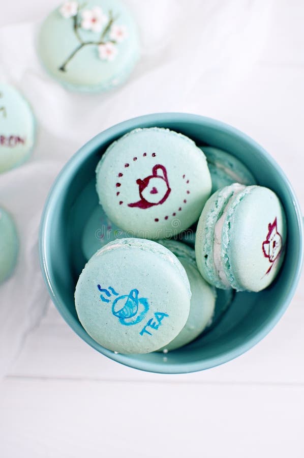 Macarons Do Casamento Com Desenhos Foto de Stock - Imagem de casamento ...