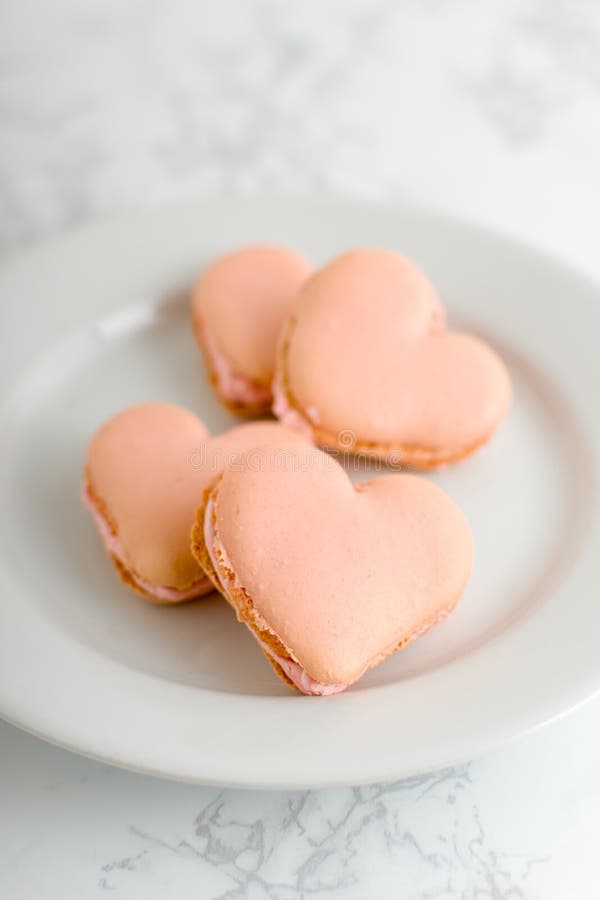 684 Macarons En Forme De Coeur Photos libres de droits et gratuites de ...