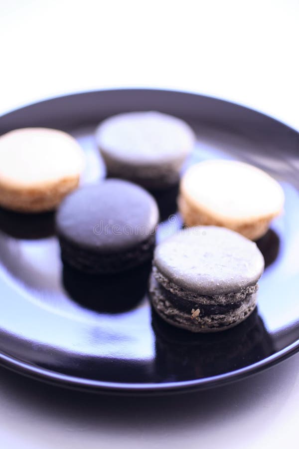 Macaroons in plate stock image. Image of recipe, plate - 7540521