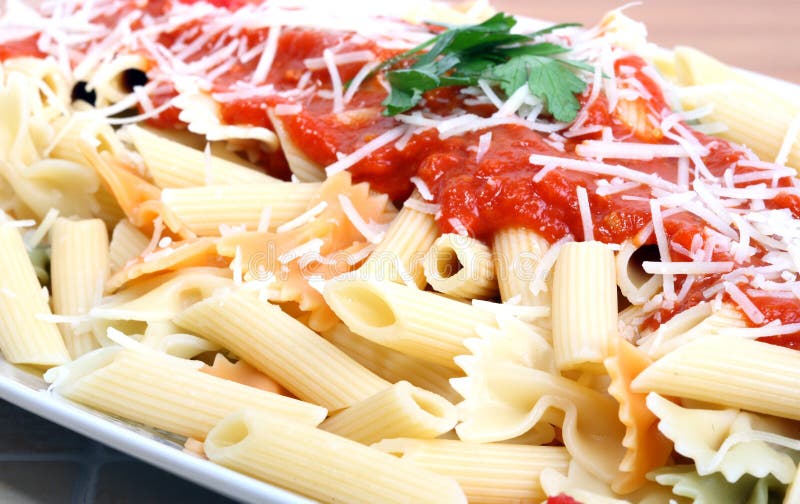 Macarrones Con La Salsa De Tomate Imagen de archivo - Imagen de ...