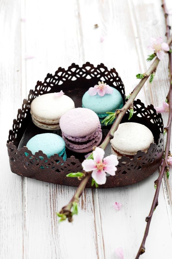 Macarrones franceses foto de archivo. Imagen de revuelto - 29823846