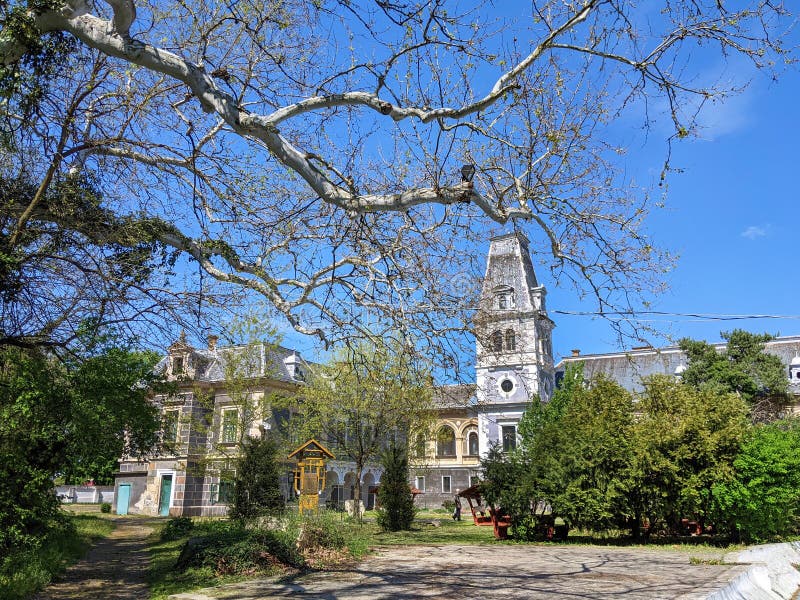 Macea Castle or Csernovics Castle - Dendrological Park Macea Arad, Arad ...