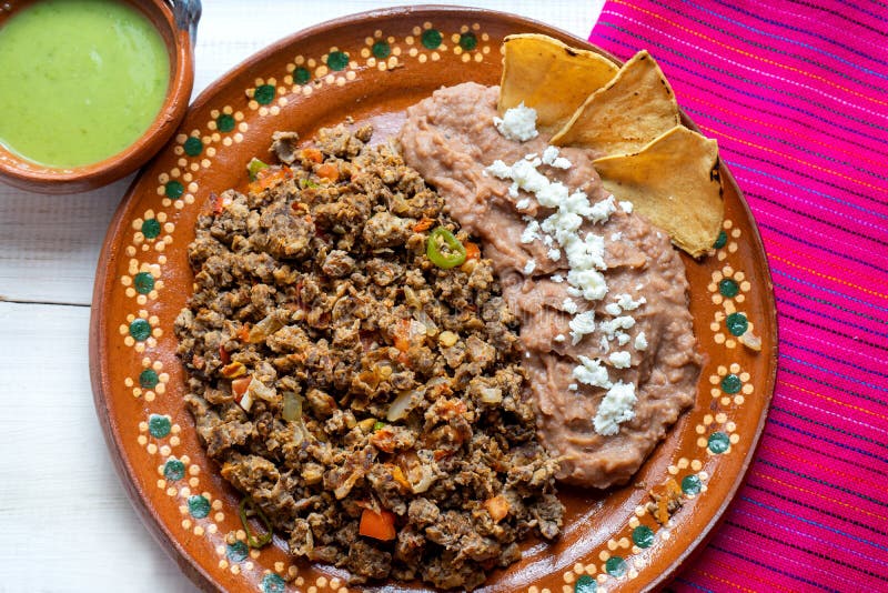 Machaca mexicana con huevo foto de archivo. Imagen de virutas - 170972296
