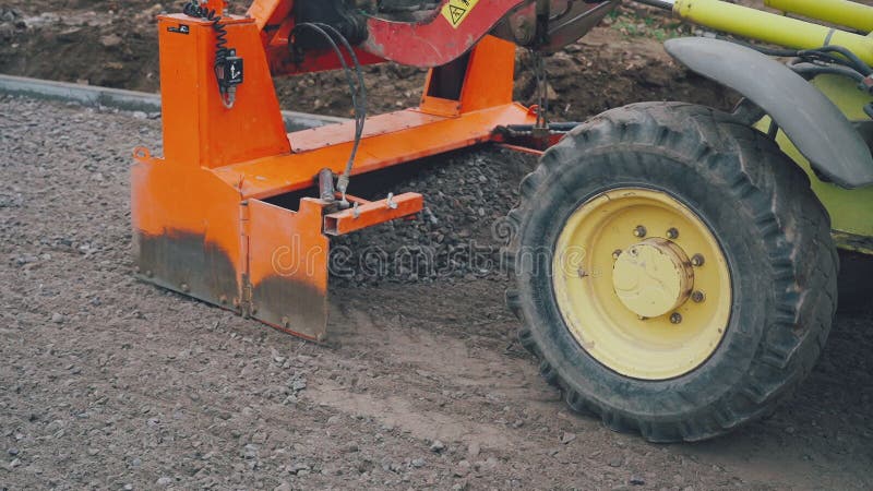 The Machine Automatically Levels the Ground before Installing the ...