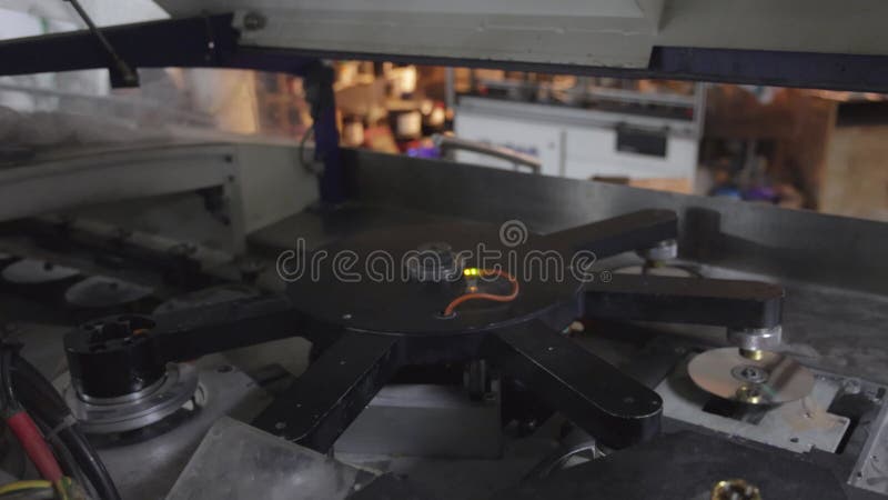 Machine De Production D'usine De Disques Banque De Vidéos - Vidéo du ...