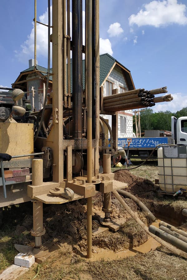 Machine For Drilling Wells For Water, Drilling A Well In The Garden ...