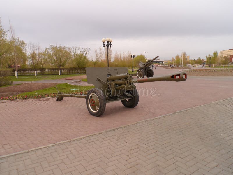 Machine-gun editorial image. Image of central, square - 44487525