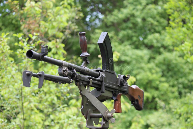 Machine gun 3 editorial photo. Image of machination, soldiers - 34215401