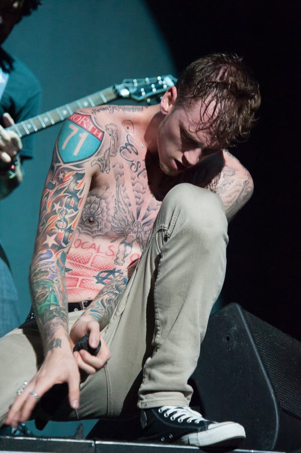 Machine Gun Kelly editorial stock photo. Image of performance - 27996963