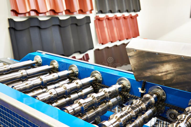 De Machine Om Metaal Te Buigen Regelt Buis, Buigmachine Stock ...