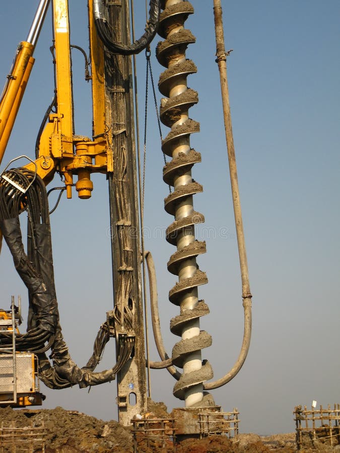 Boormachine stock foto. Image of avegaar, apparatuur - 13709334