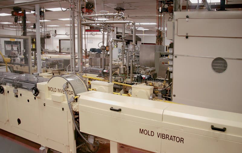 Machines d'usine photo stock. Image du lumineux, production - 976220