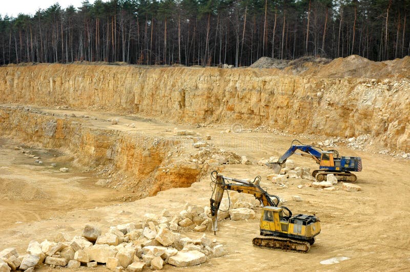 Machines in quarry stock image. Image of digger, mining - 13872655