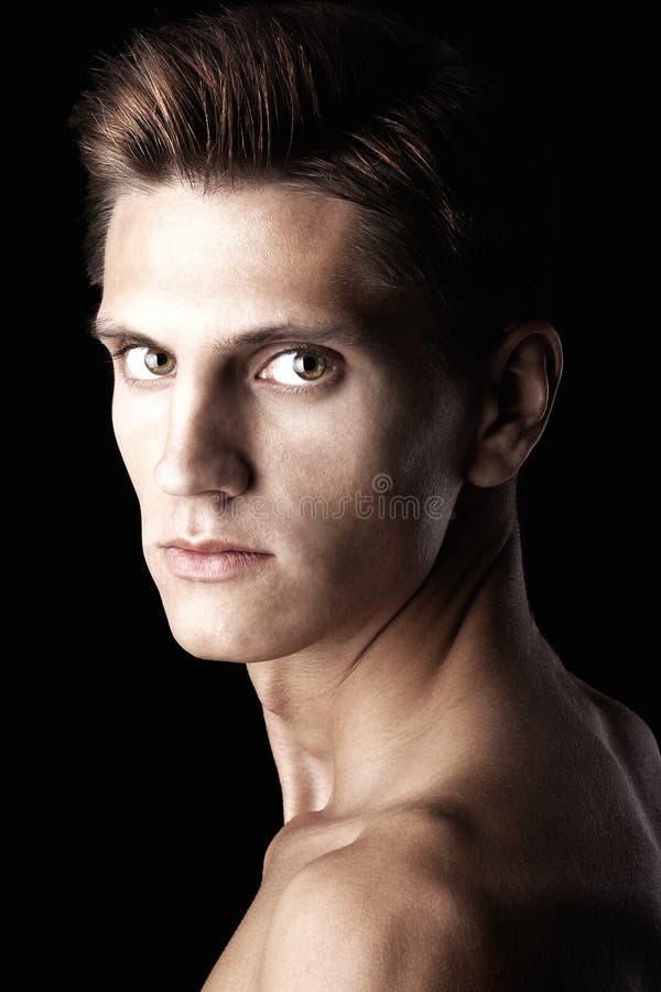 Macho Atrativo Com Corpo Treinado Desencapado Imagem de Stock - Imagem ...