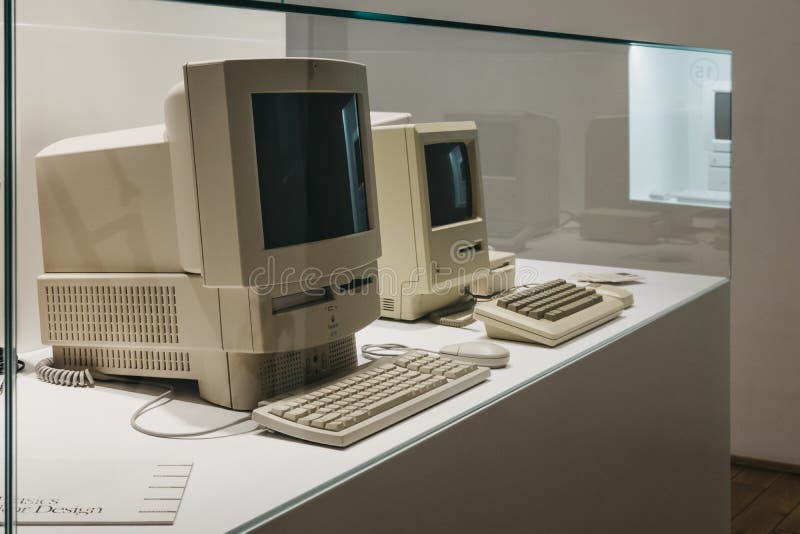 Macintosh Apple IIGS Computer Signed by Steve Wozniak Inside Apple ...