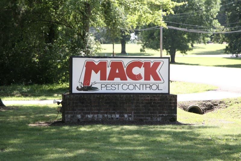 Mack Pest Control image stock éditorial. Image du occidental - 93987989